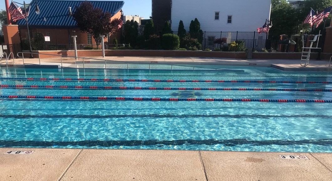 Frugal Friday at the Community Pool – Everything's Mary